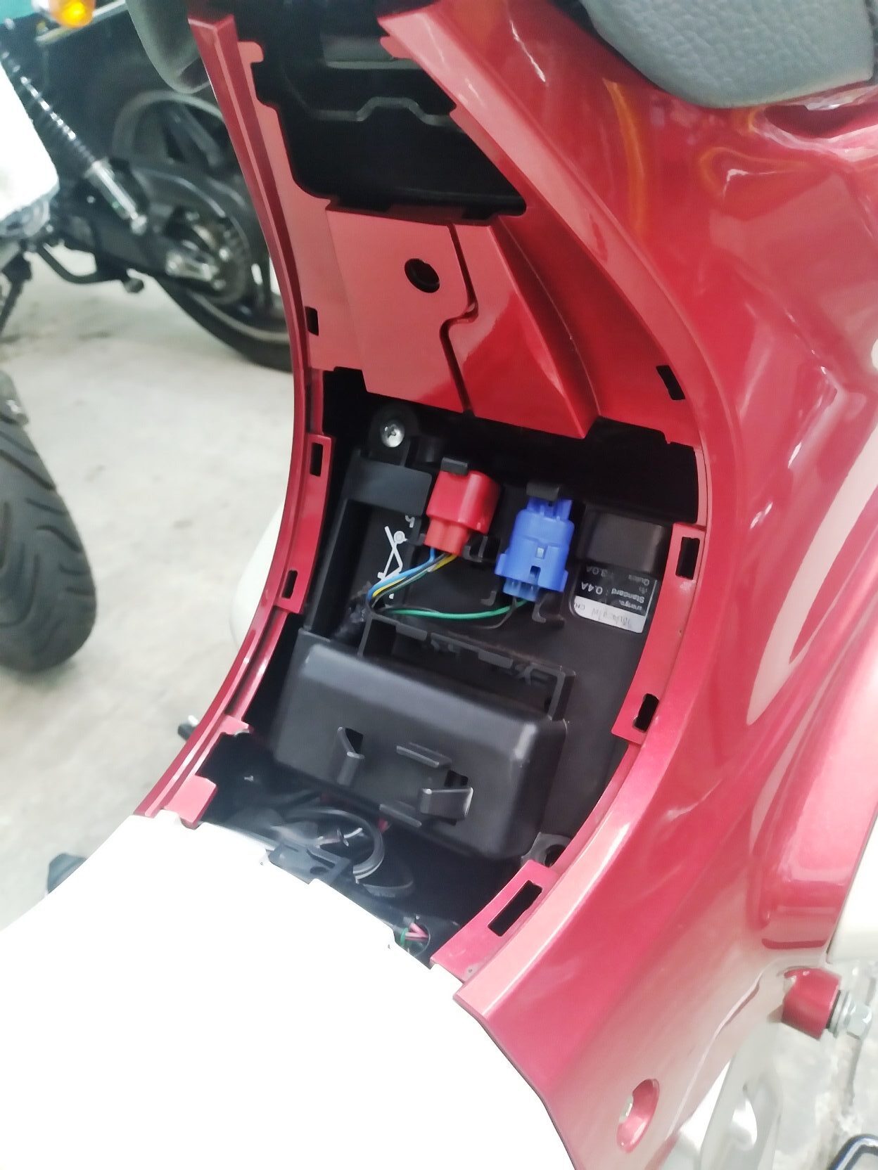Supercub battery cover | Honda Trail 125 Forum