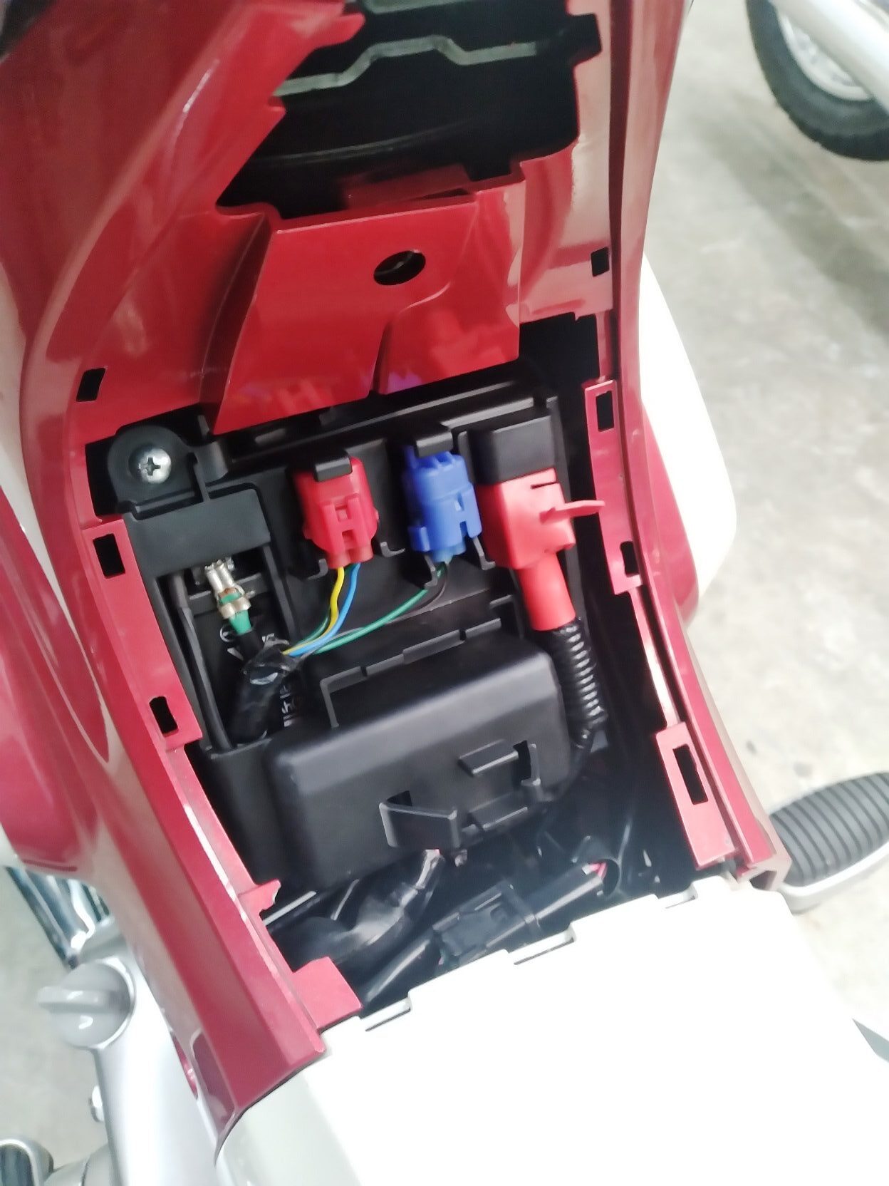 Supercub battery cover | Honda Trail 125 Forum